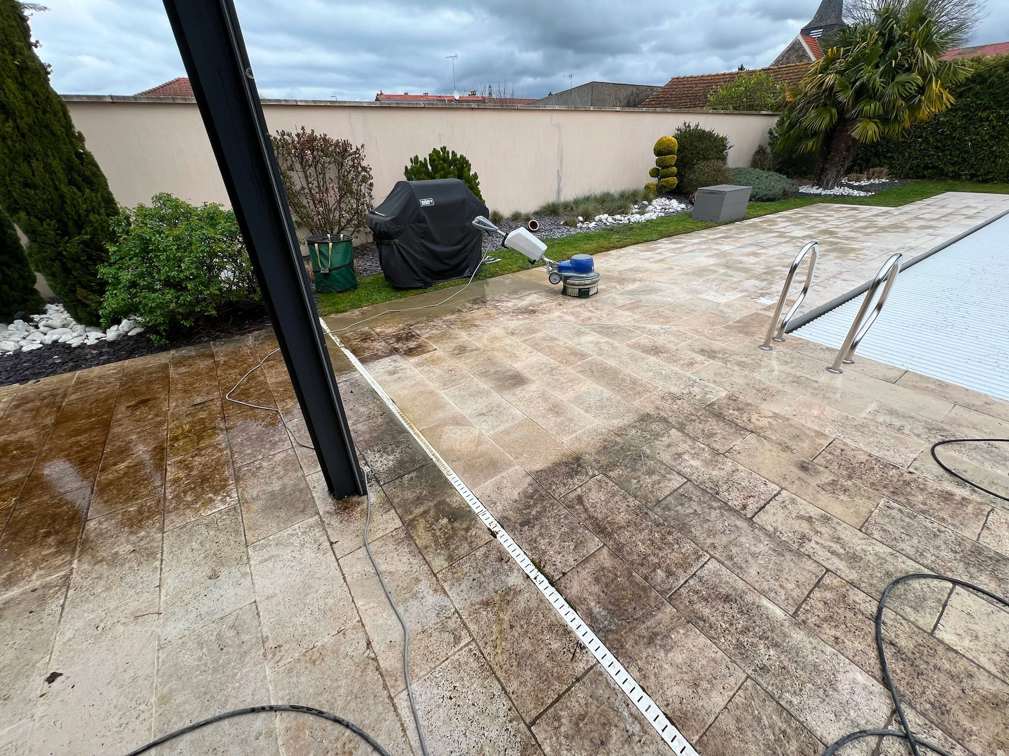 Nettoyage terrasse et allée – Créalia